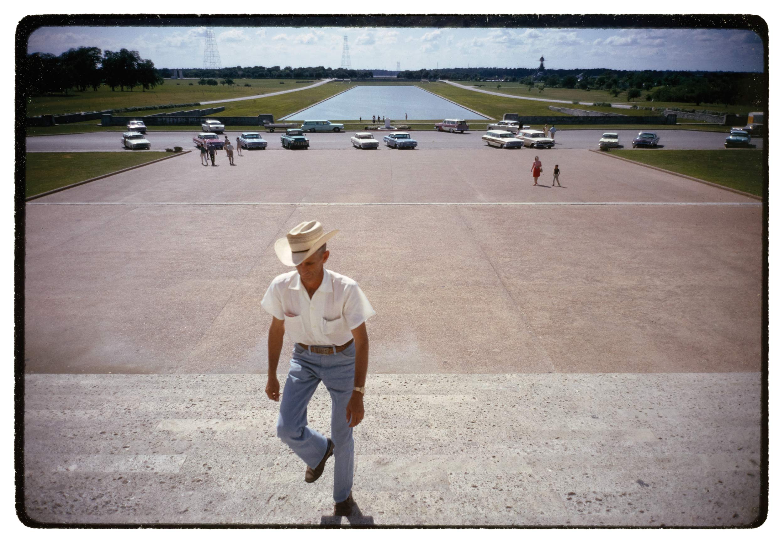 Garry Winogrand’s illusive color photography receives its due at The ...