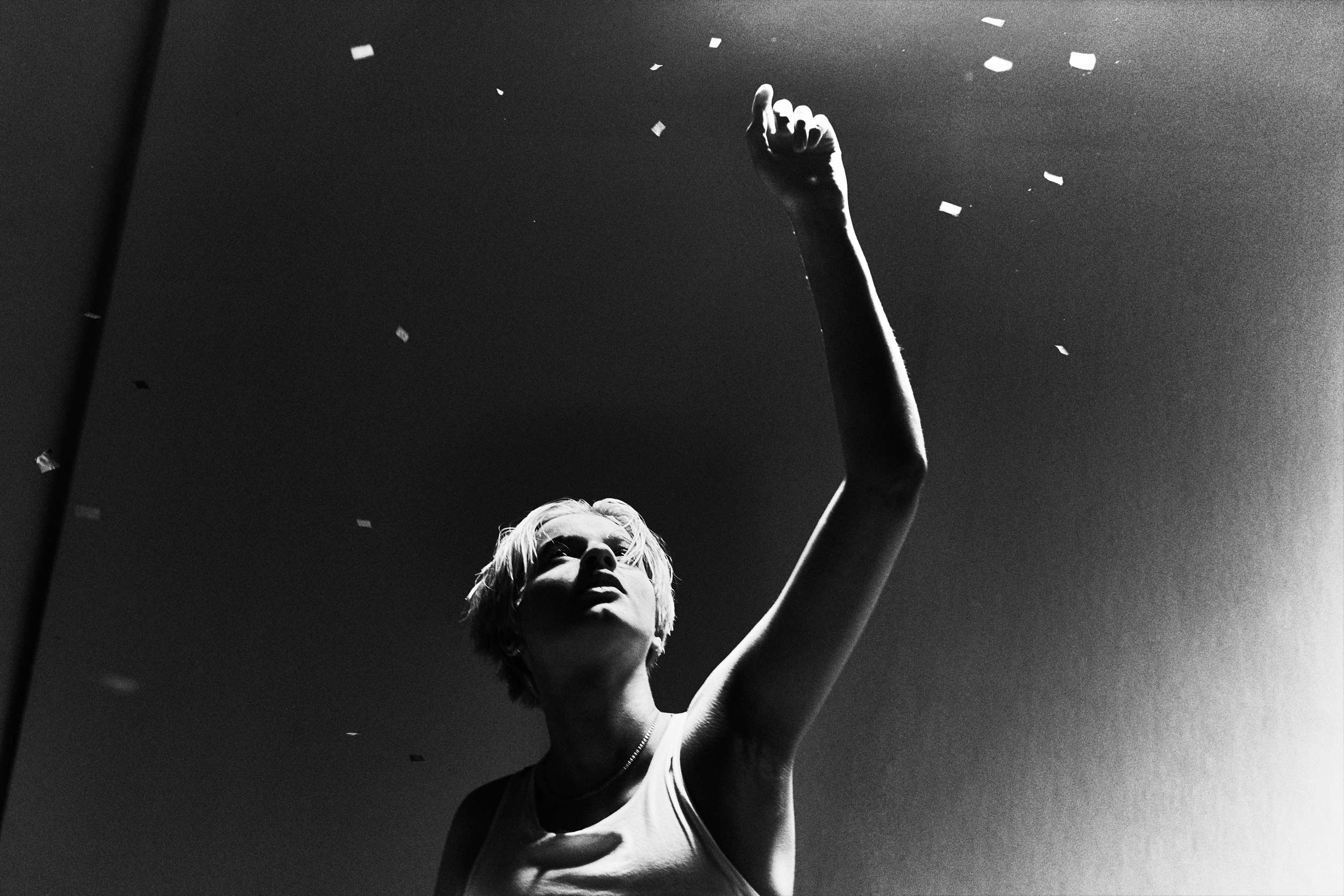 Mavi Phoenix is reborn in their music video for ‘Boys Toys’