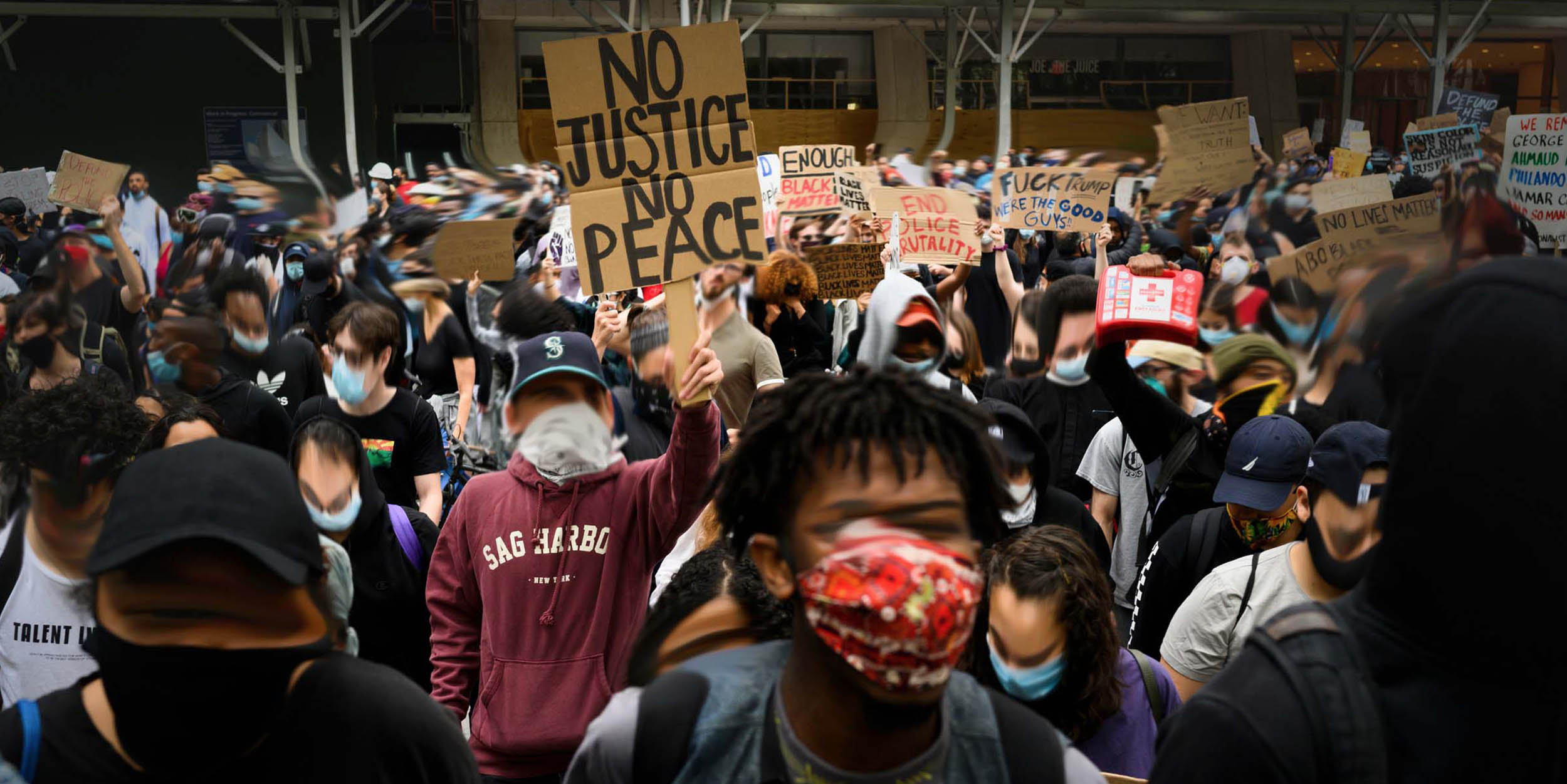 The blurred faces—and ethics—of protest photography