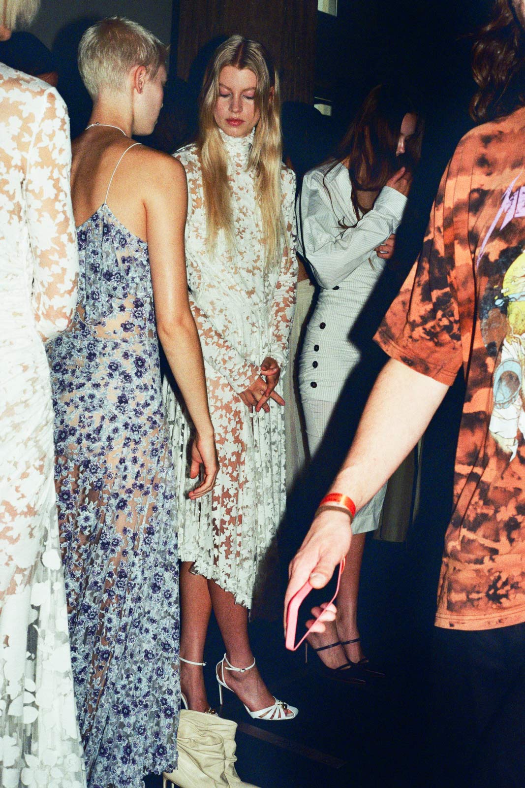 Philosophy di Lorenzo Serafini moves instinctually