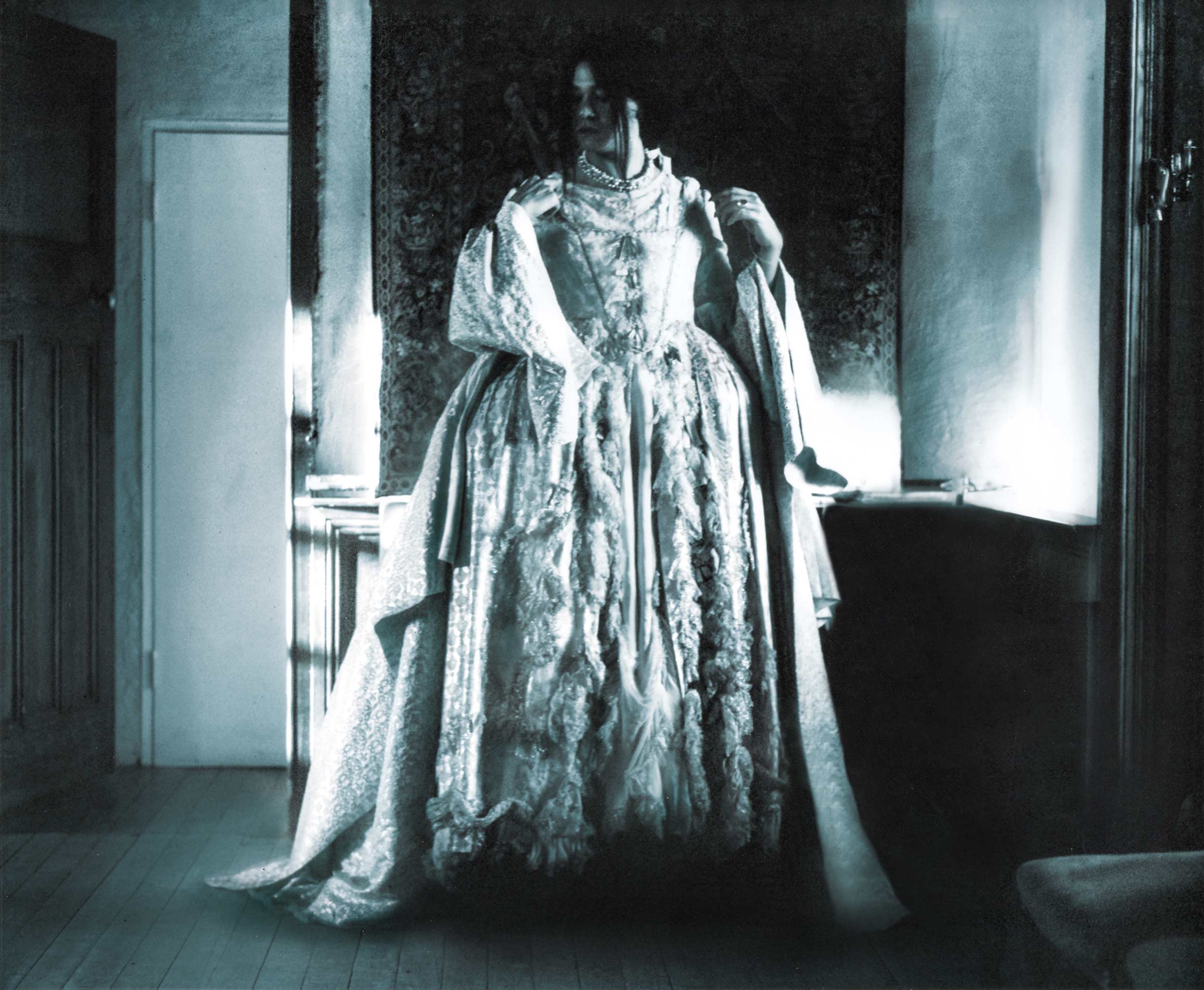 Is a socialite just a scammer who succeeded?